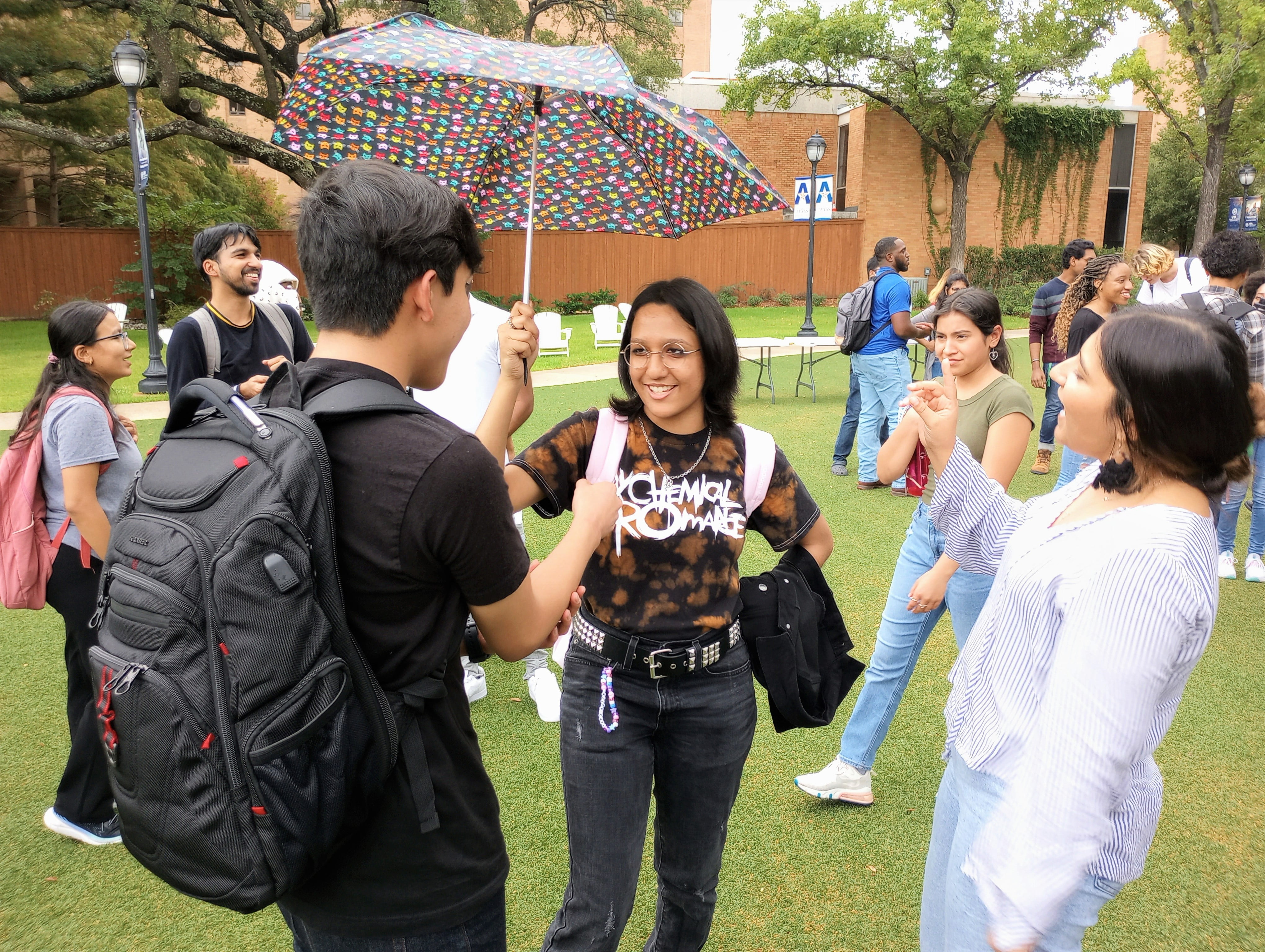 Friendships begin at Maverick FRIENDzy - News Center - The University ...