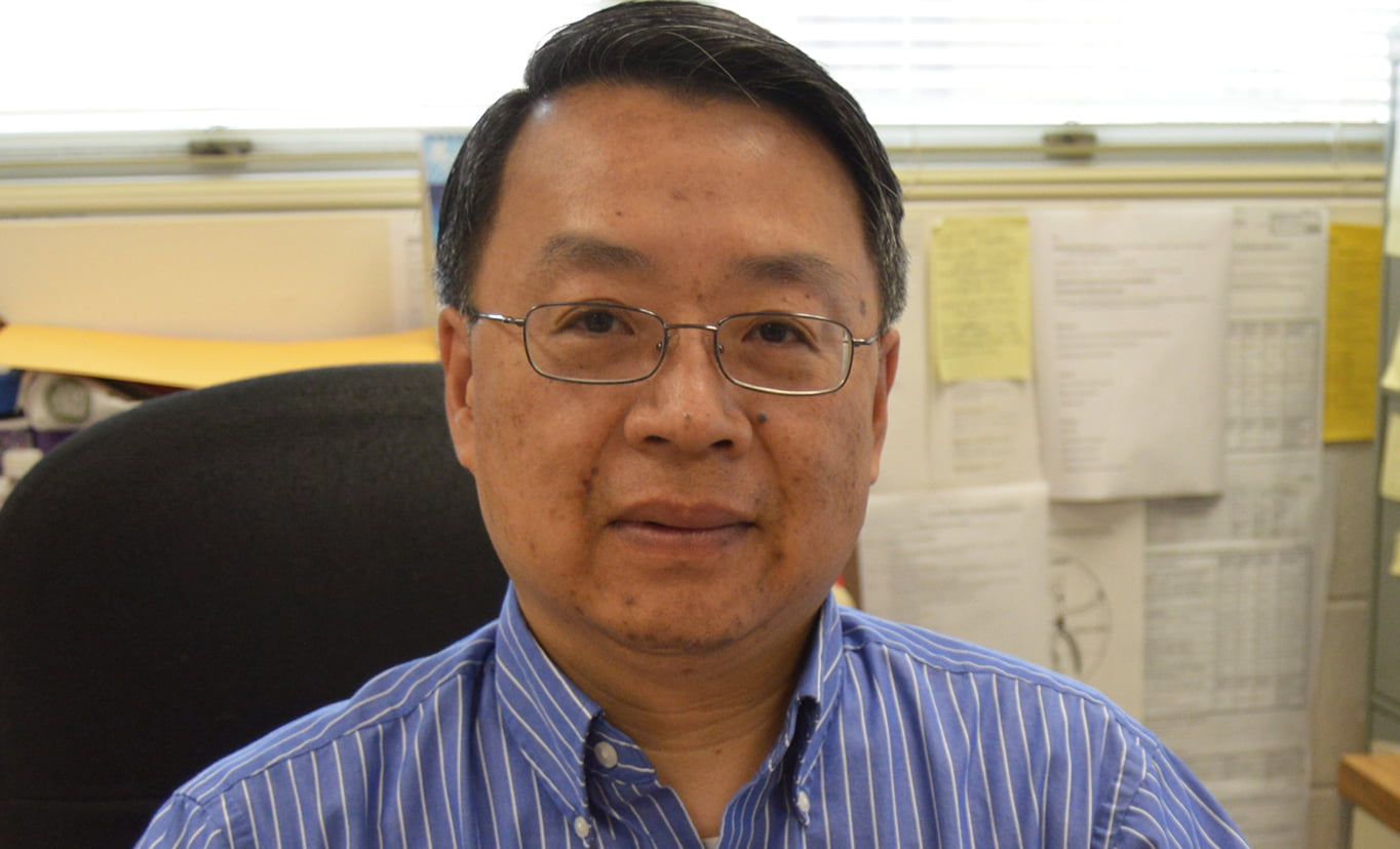 Peng receives award for outstanding community service as fair director ...